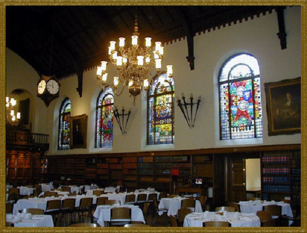 10 Coolest Hidden Restaurants And Bars In Toronto