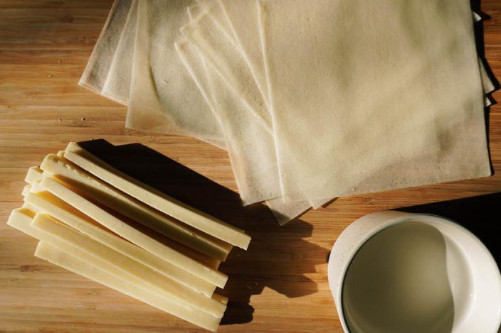 Best 4-Ingredient Filipino Cheese Lumpia