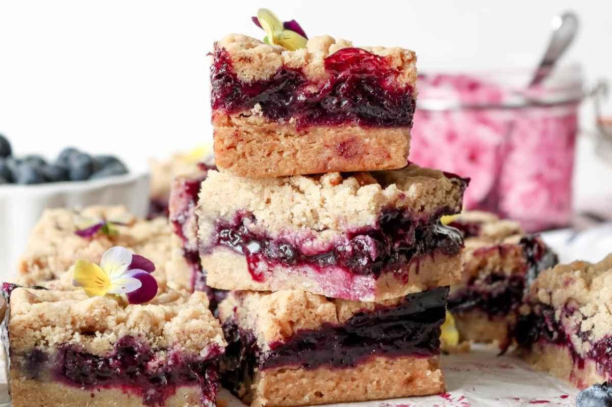 Best Cardamom Sugar Blueberry Bars Recipe
