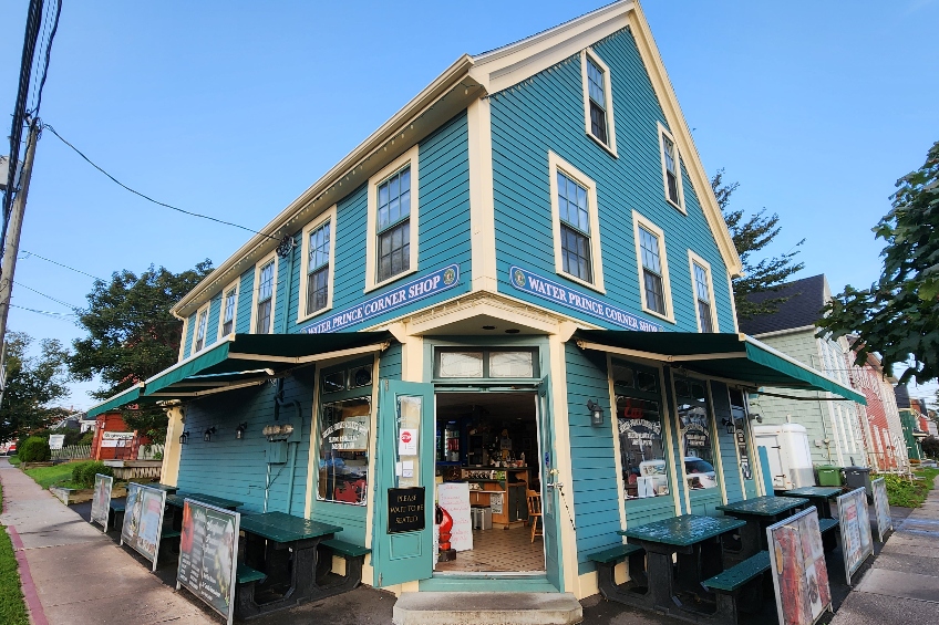 11 Canadian Restaurants That Will Take You Back In Time