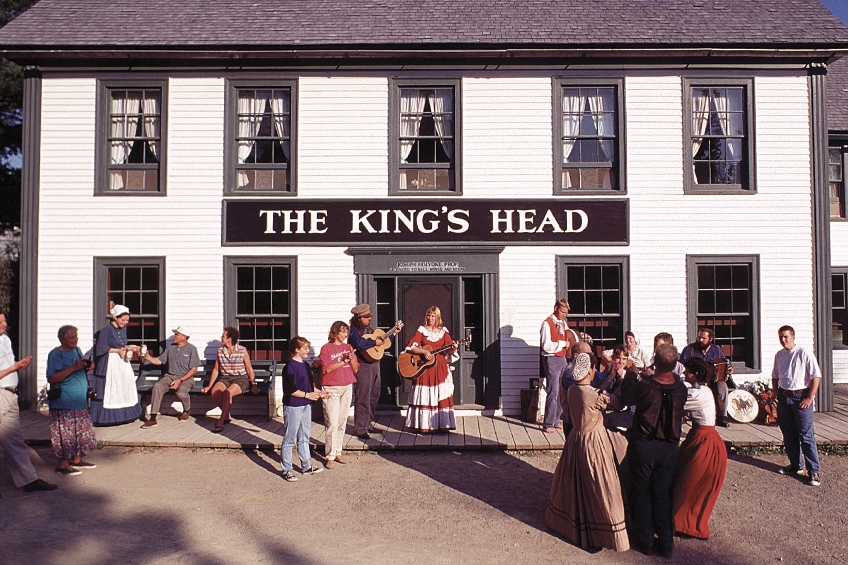 11 Canadian Restaurants That Will Take You Back In Time