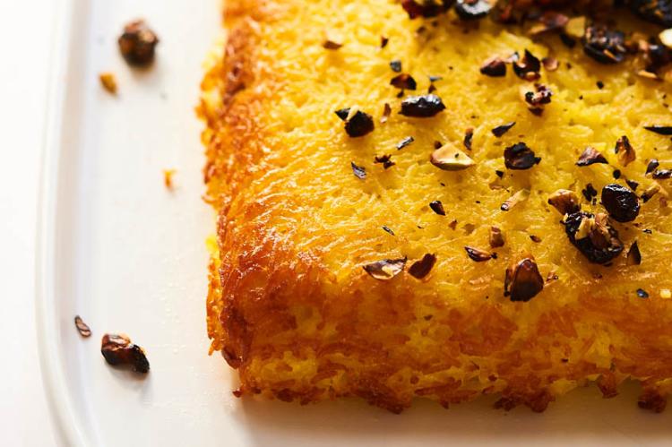 Best Persian Crispy Rice With Chicken (Tahchin) Recipe