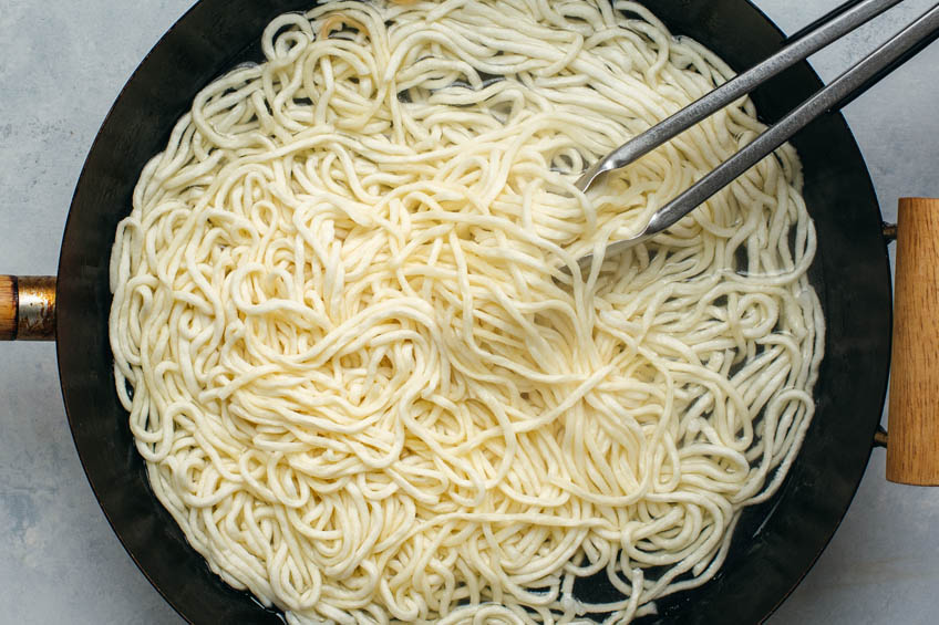 Best Chinese Longevity Noodles (Yee Mein) Recipe