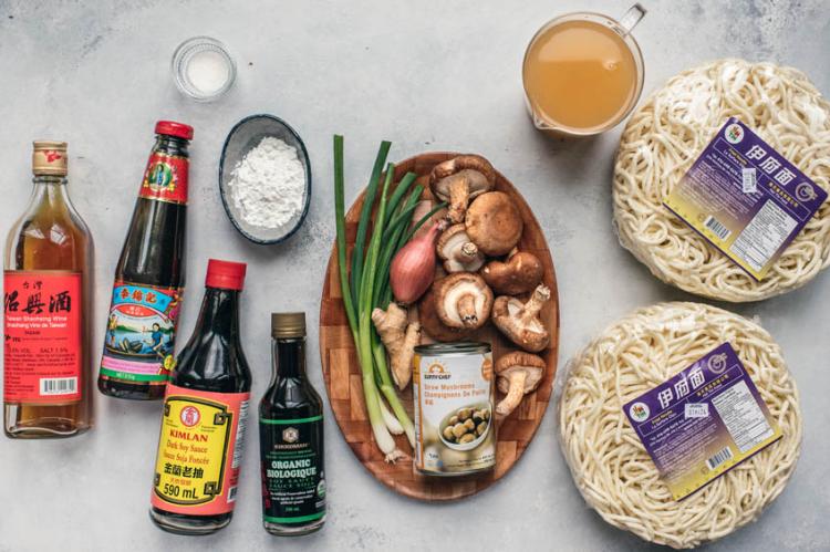 Best Chinese Longevity Noodles (Yee Mein) Recipe