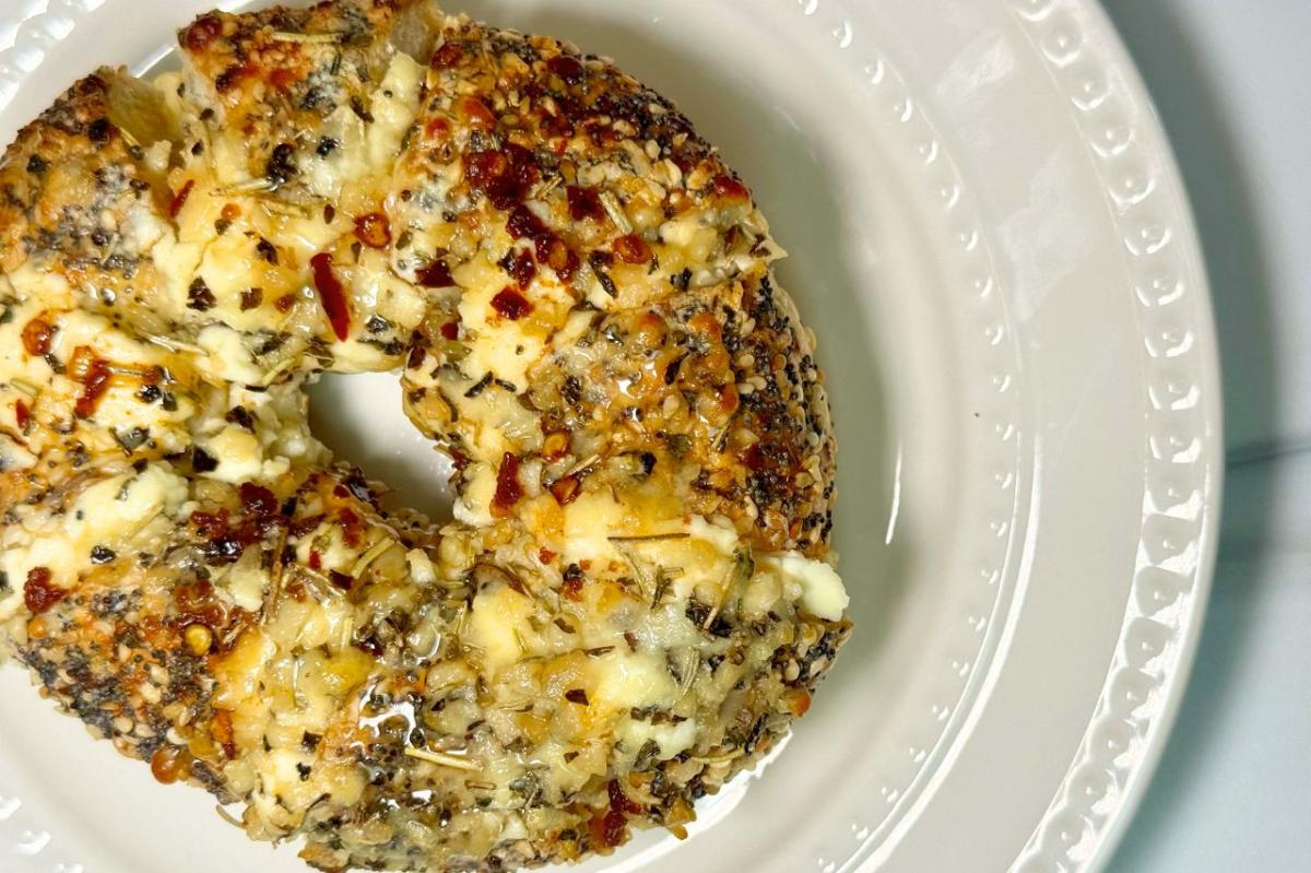 Viral Garlic Cream Cheese-Stuffed Bagel | Flavour Network