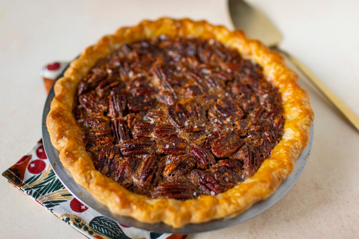 Best Classic Pecan Pie | Flavour Network